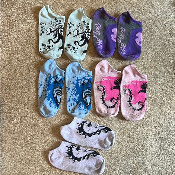 Disney | Accessories | Disneys Descendants Colorful Graphic Ankle Socks ...